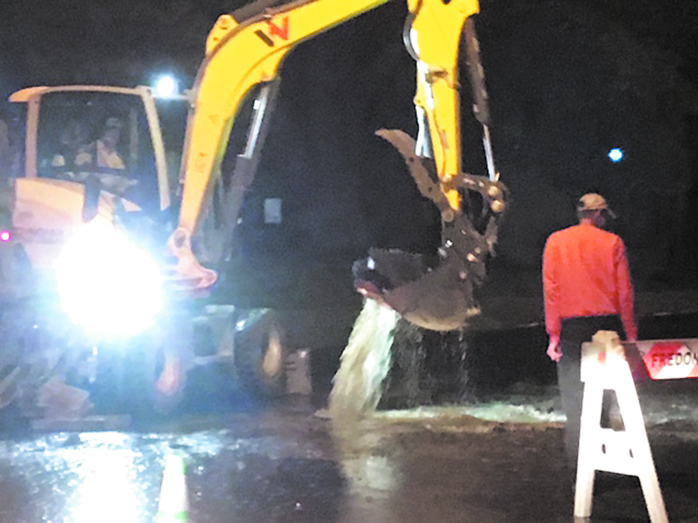 Water main break keeps DPW busy | News, Sports, Jobs - Observer Today